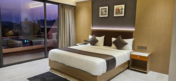 Hotel Skyro Inn - Gandhinagar