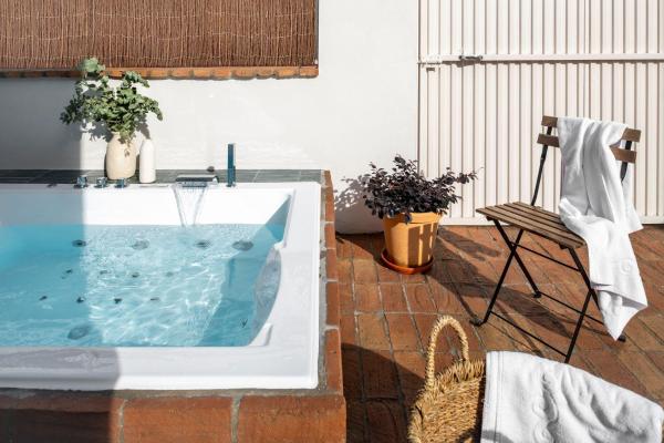 Robles Suite Apartment With Jacuzzi And Private Parking - Alcalá de Guadaíra
