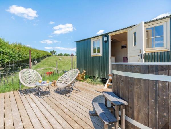 Hot Tub Retreat - Otium Wine Estate - Alton
