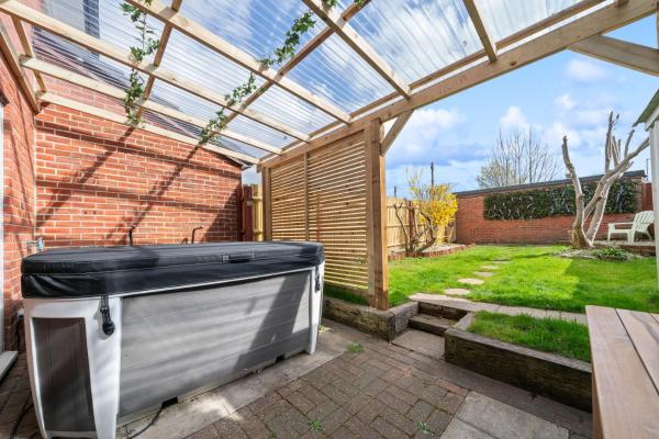 3br Home With Hot Tub And Garden - Southampton