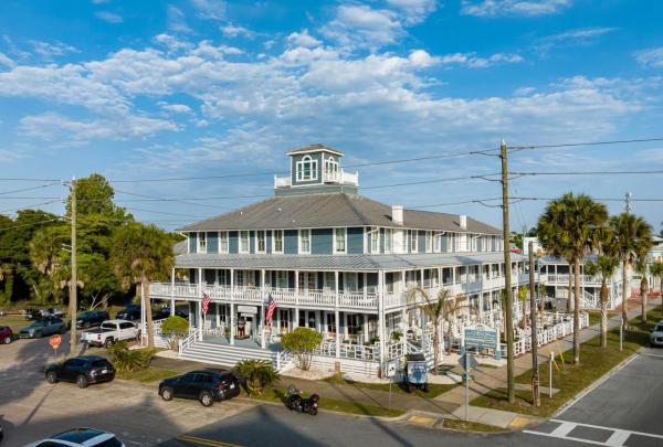 The Gibson Inn - St. George Island, FL