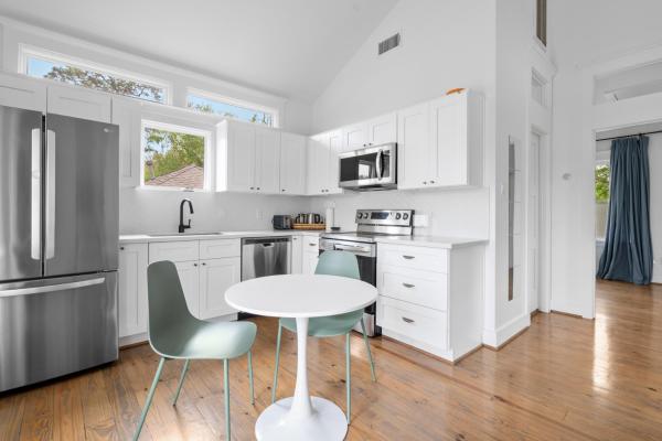 Chic 1br Apt Near Heights & Downtown Houston - Northside - Houston