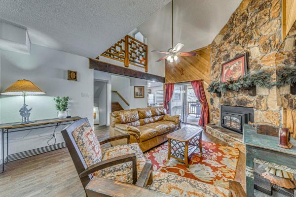 Spacious Ruidoso Retreat With Hot Tub And 2 Kitchens! - Ruidoso, NM