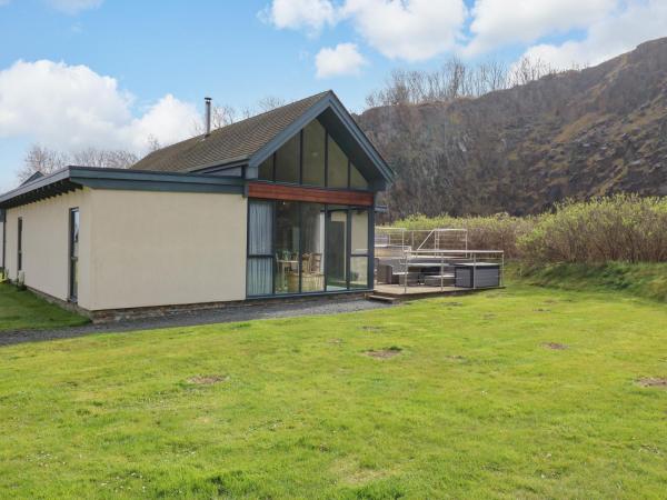 Restharrow Lodge - Bamburgh