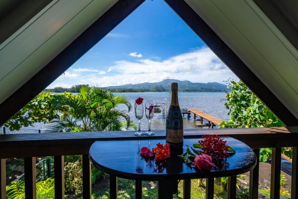 Toahere Beach House - Beachfront - Pool - Pontoon - Tahiti