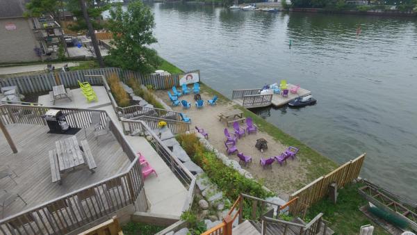 Riverfront Cottages - Wasaga Beach