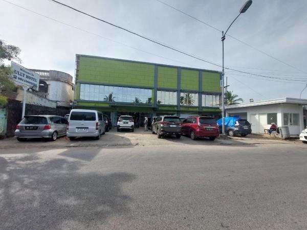 Ully Hotel Solok - Solok