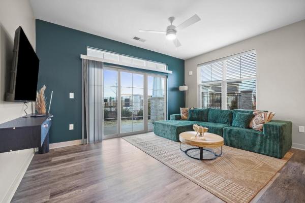 Irie Living Restore Kg 2bd Gym Pool, Brand New! - Traders Point, IN