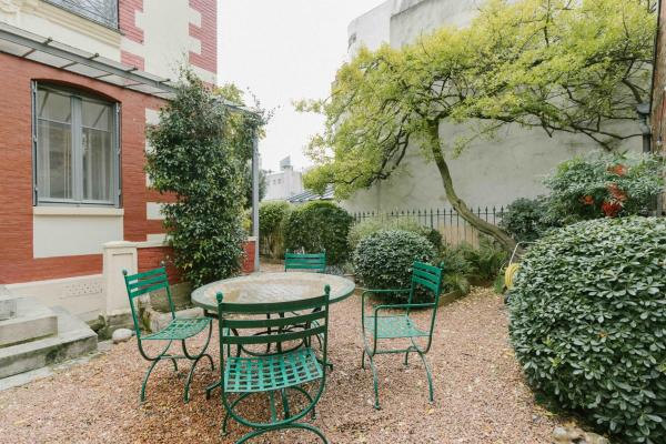 Beautiful Large House In A Wooded Garden - Bagneux