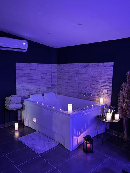Lestudio83210 Loveroom Jacuzzi Balneo Petit Déjeuner Inclus Meublé De Tourisme 3 éToiles - La Farlède