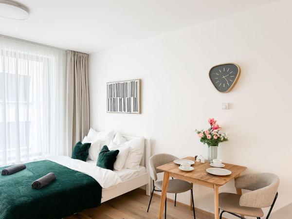 Real Living By Refa Karlin 406 - Prague