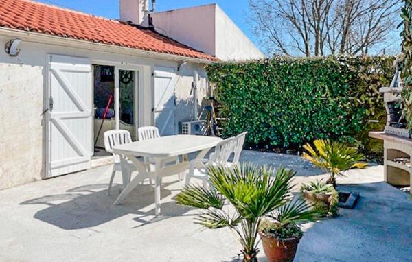 Gorgeous Home In Notre-dame-de-monts - La Barre-de-Monts