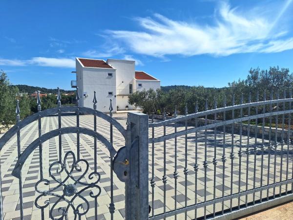 Apartments Olive Trees - Pirovac