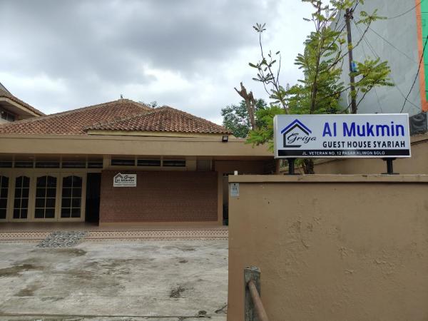 Griya Al Mukmin Guesthouse Syariah - Surakarta