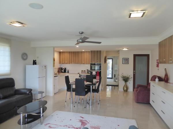 Chez Jacques - North Coast