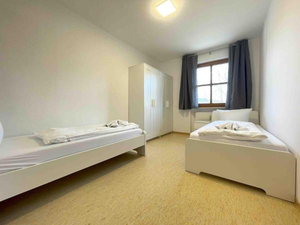 Sta1043 Gut Geschnittene Monteurwohnung Mit Balkon - Roding