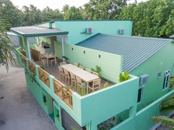 Turtle Maldives - Your Gateway To The Beach & Marine Adventures Await! - Maldivas