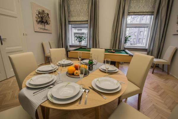 Royal Apartment With Sauna And Billiards - 프라하