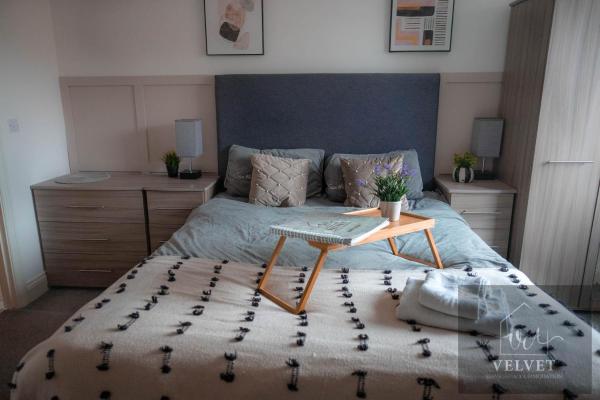 Spacious 1-bedroom Home With Free Private Parking - Swansea