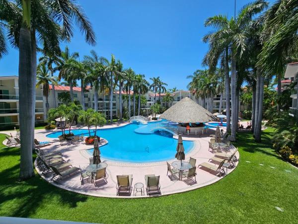 Diamante Lakes Condominium, In Front Of Arena Gnp - Acapulco