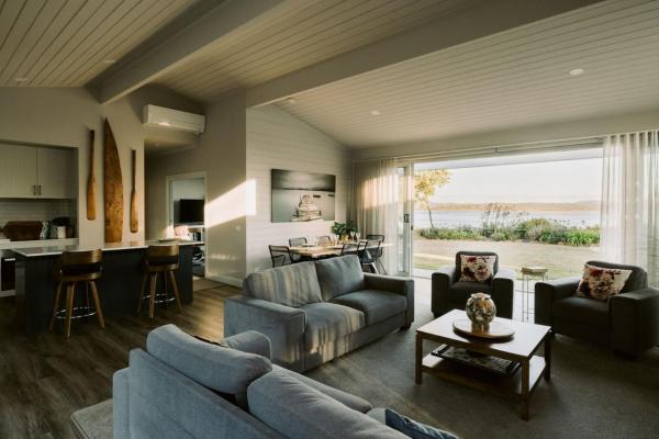 The Boat House Retreat Squeaking Point - Port Sorell