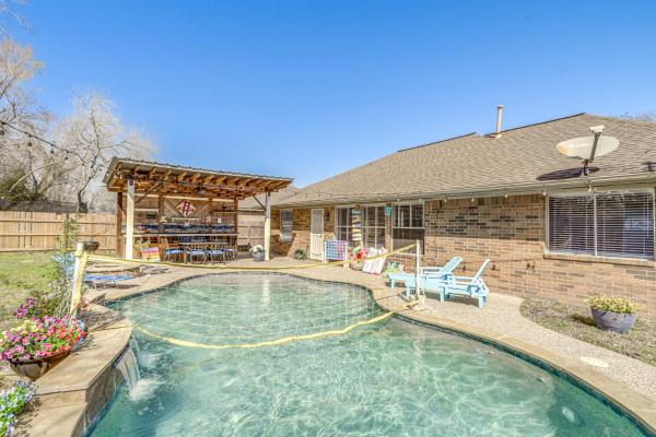 Swim And Unwind Pet-friendly Home In Spring! - Spring, TX