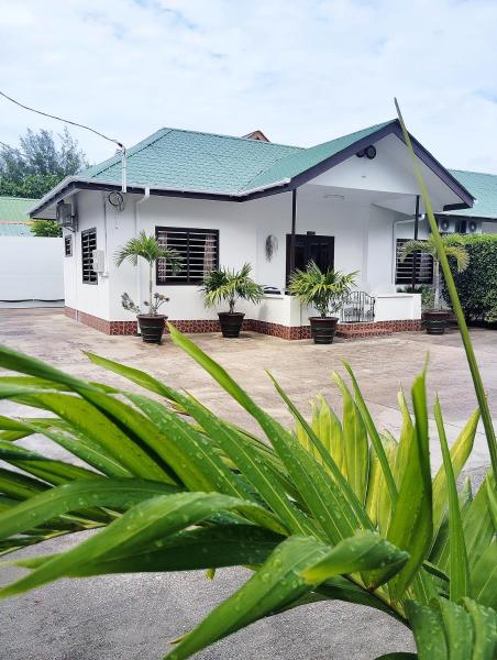 Roche Kerlan Apartments - Seychelles