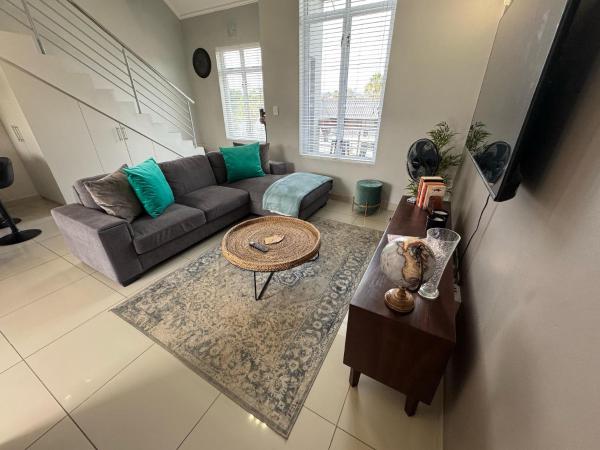 Stylish Loft Apartment In The Heart Of Durbanville - Western Cape