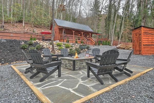 Ski Beech Mtn Or Sugar Mtn Luxury Cabin With Hot Tub - Wilbur Lake, TN