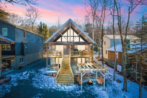 New Luxury Lakeview Retreat With Lake Access, Hottub, Game Room, Sleeps 28 - Pocono Lake