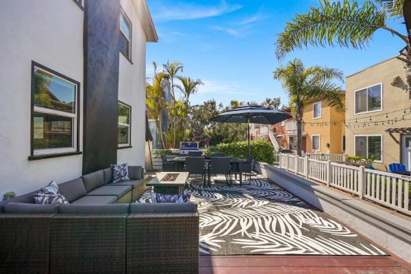 Steps To The Beach With Private Patio Bbq And Fire Pit - San Diego