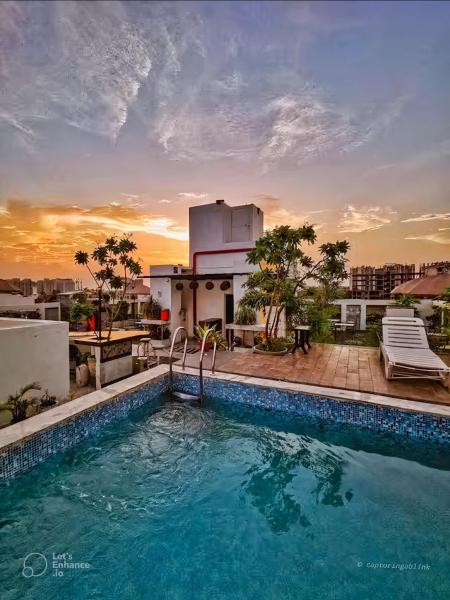 Hotel Sahibs Light - With Swimming Pool - Agra