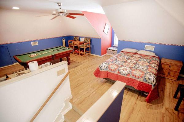 Studio Apt Pool Grills Billiards & Golf Access - Beaumont, TX