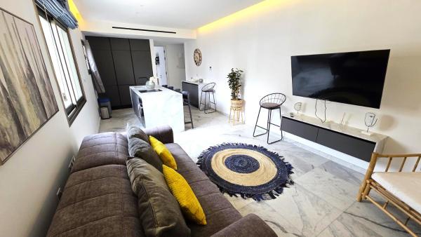 Luxurious 2br Apartment In City Center With Internet - Larnaca