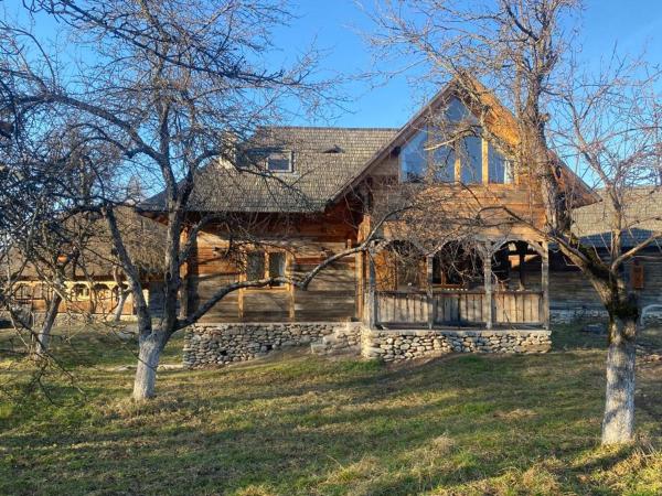 Casa Bunica - Vila Rustică Cu Prispă Experiență Românească Autentică Lângă Pârâu îN Natura Loc Joaca Copii Oaza De Liniște - Transylvania