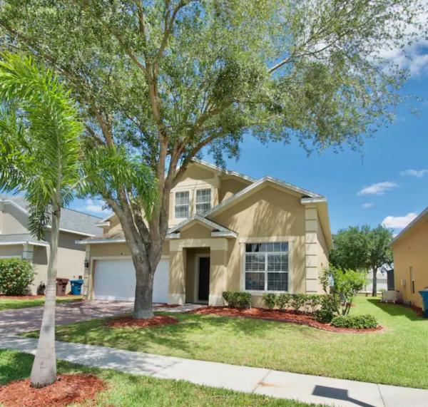 Gorgeous 5 Bdr Private Pool And Jacuzzi In Davenport - Davenport, FL