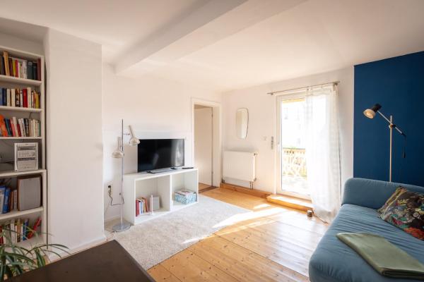 Charmante 2 Zimmer Plus Bad Und Balkon Ohne Küche - Kassel