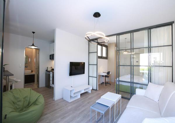 Emily In Athens - Central Chic Flat With Terrace Syntagma E1 - Atenas