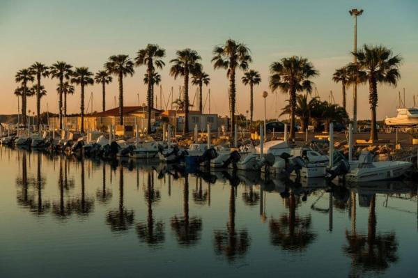 Bateau Standing A Quai Tout Confort - Perpignan
