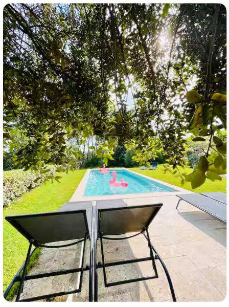Authentique Bergerie En Pierre Avec Jacuzzi Privé Piscine Et Massages La Grange Des Amoureux - Toulon