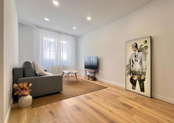 Central Street Full Of Light - Santander