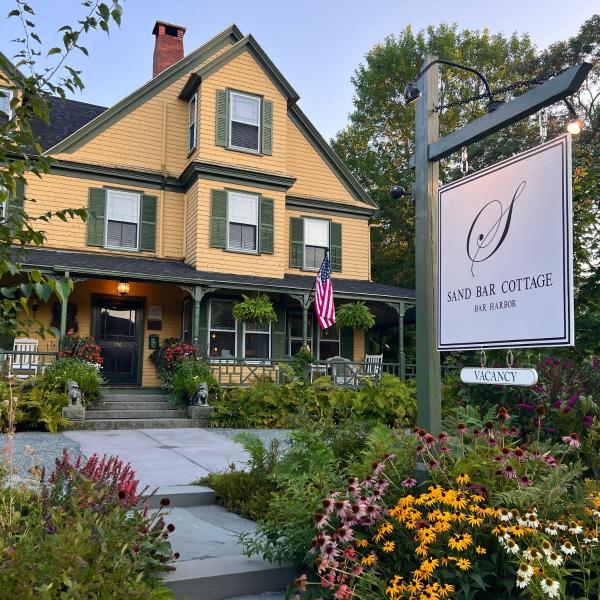 Sand Bar Cottage Inn - Acadia National Park