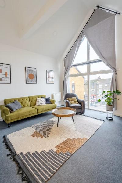 Loft And Light In London - London