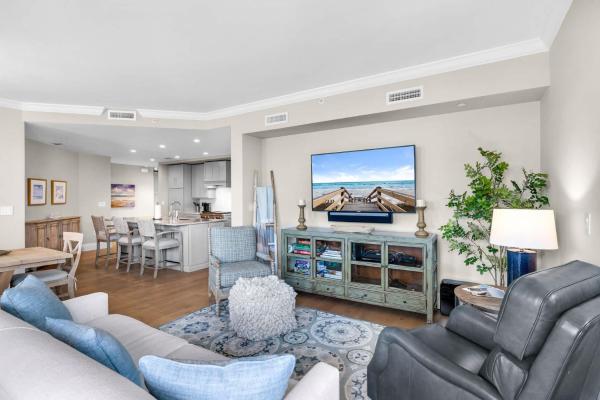 Casa Del Oro Penthouse At Barrett Square - Downtown Rosemary Beach Pool &Hot Tub Access - Rosemary Beach, FL