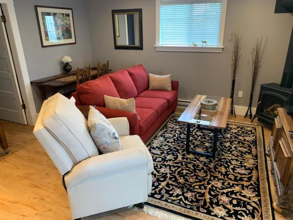 Sweetest Suite Downtown - Salmon Arm