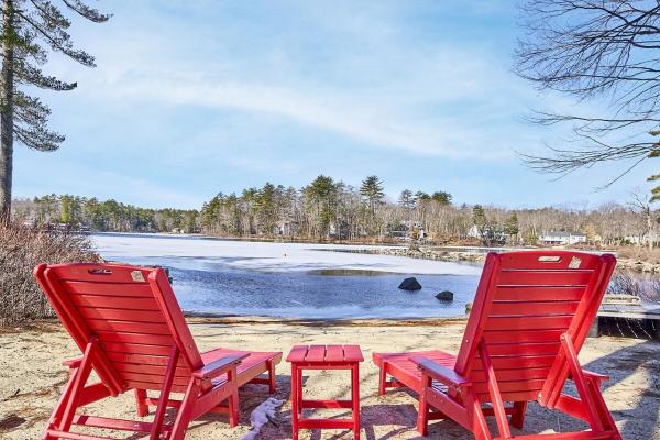 Lakeside Getaway - Lake Access & Firepit - Wolfeboro, NH
