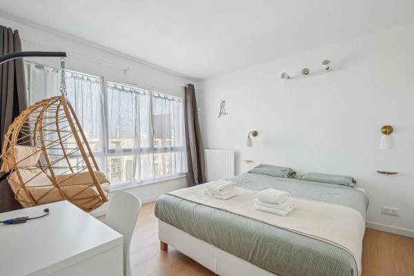 9 Min De La Basilique Saint-denis - 10 Voyageurs - Sarcelles