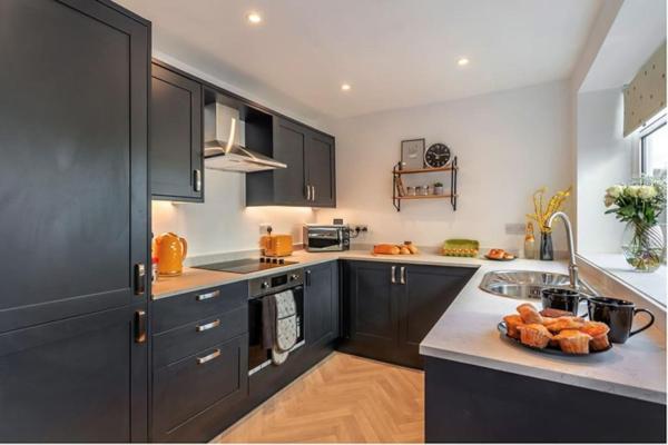 Hg1- 4 Bed House - Harrogate