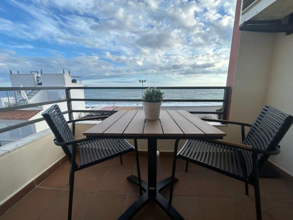 Moderno Apartamento En Primera Linea De Playa Con Terraza Y Vistas Al Mar- Caleta Del Puerto - Torre del Mar