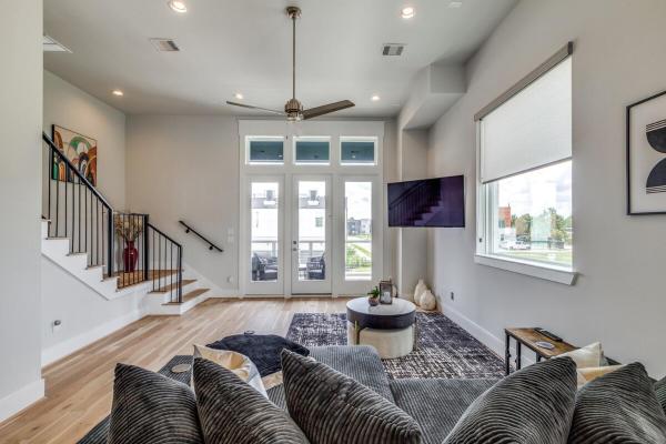 Luxurious 3 Story Home In Houston! Elegance Galore - Memorial - Houston